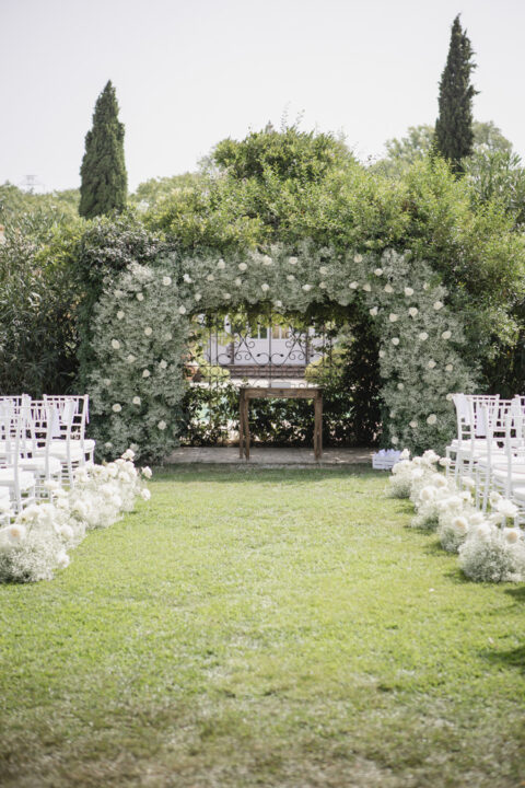Elegant black and white wedding at Finca Monasterio