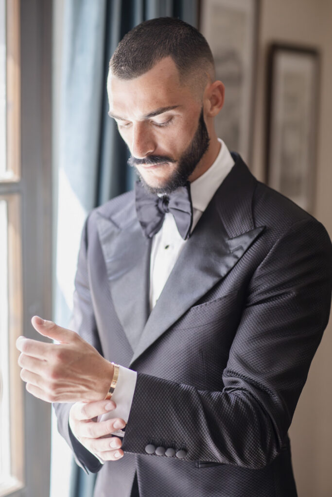 Elegant black and white wedding at Finca Monasterio